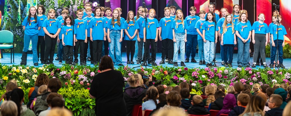 Hundreds of young people hear Eisteddfod’s Peace Message delivered from ...